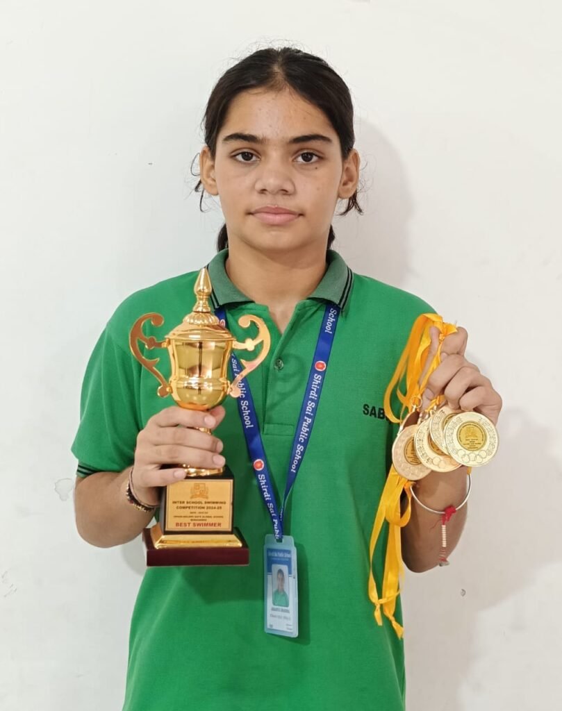 ARADHYA DHARIWAL WON 5 GOLD MEDALS & BEST SWIMMER TROPHY IN SWIMMING ...